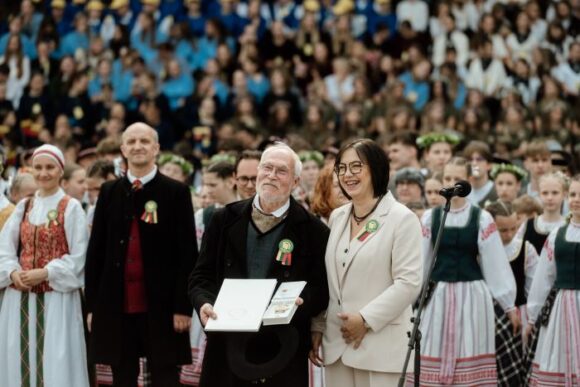 Garbės ženklu apdovanotas choro dirigentas profesorius Algirdas Šumskis